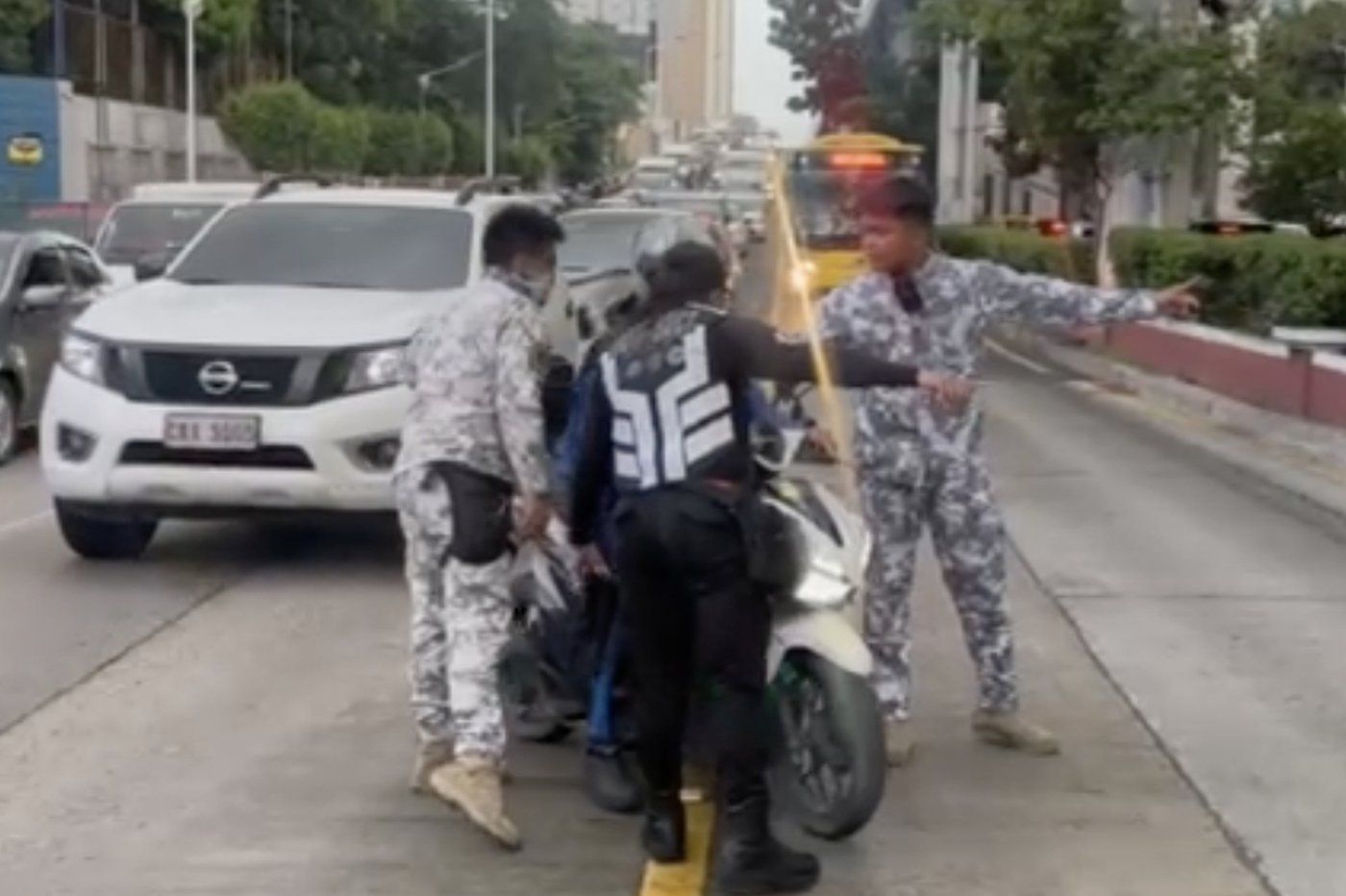 15 riders nahuling dumadaan sa EDSA busway | ABS-CBN News