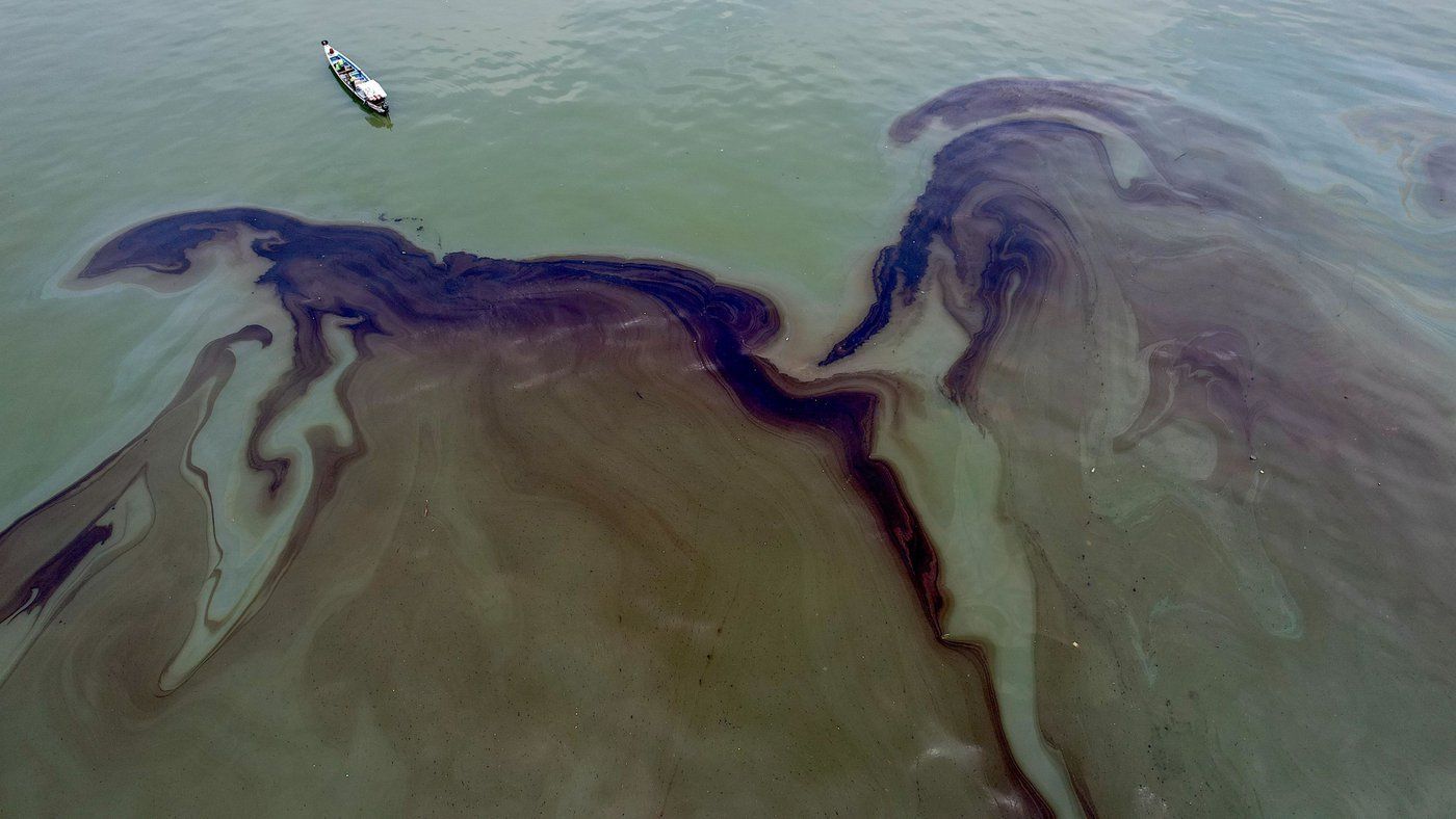 Sunken Philippine tanker leaking 'minimal' oil | ABS-CBN News