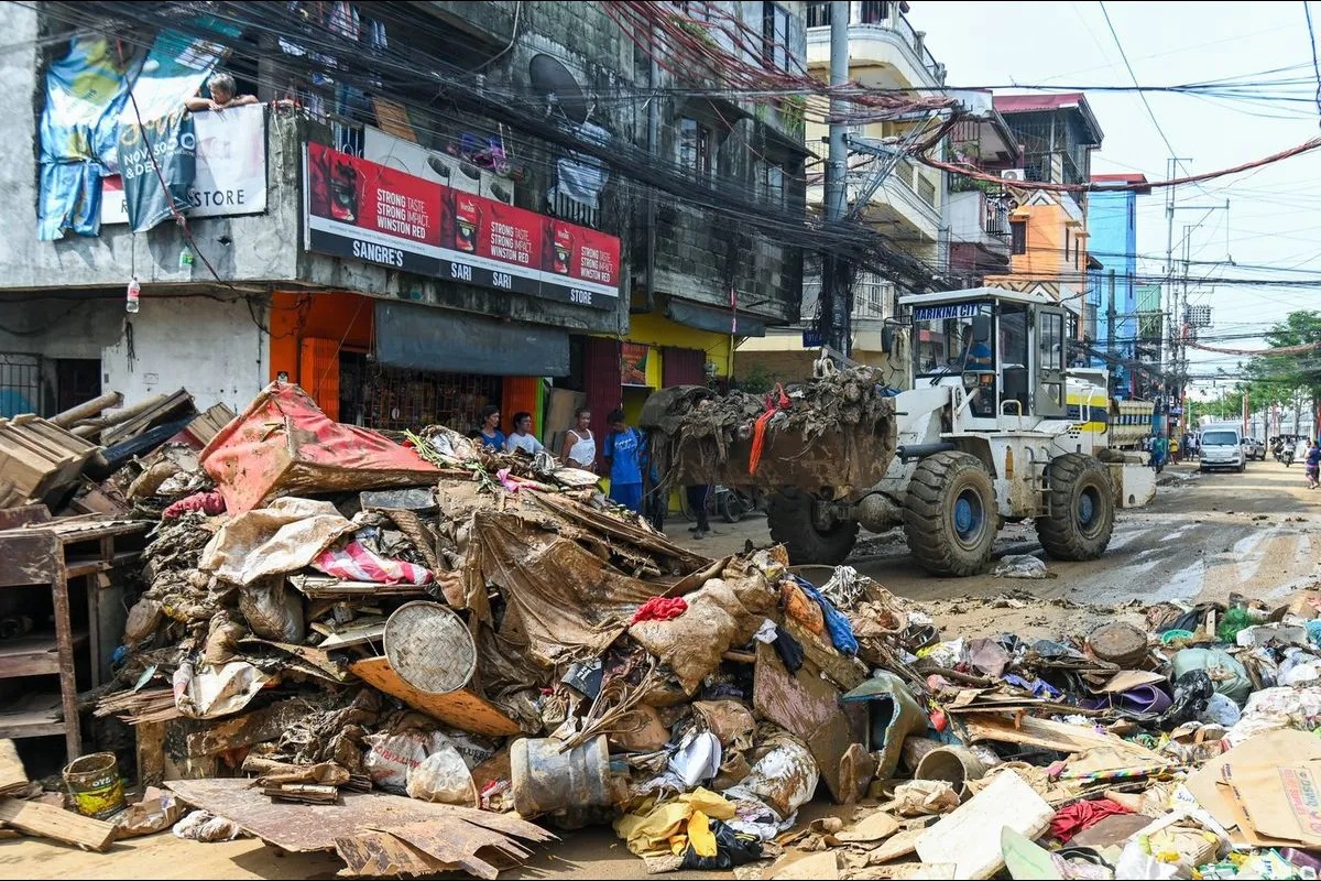 DHSUD announces P15,000 aid to those who lost, damaged their homes due ...