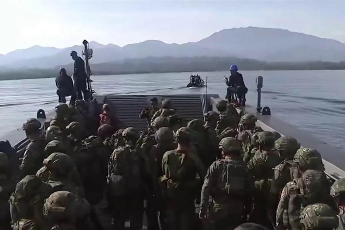 PH troops conduct amphibious raid drill as part of ‘Balikatan Exercises ...