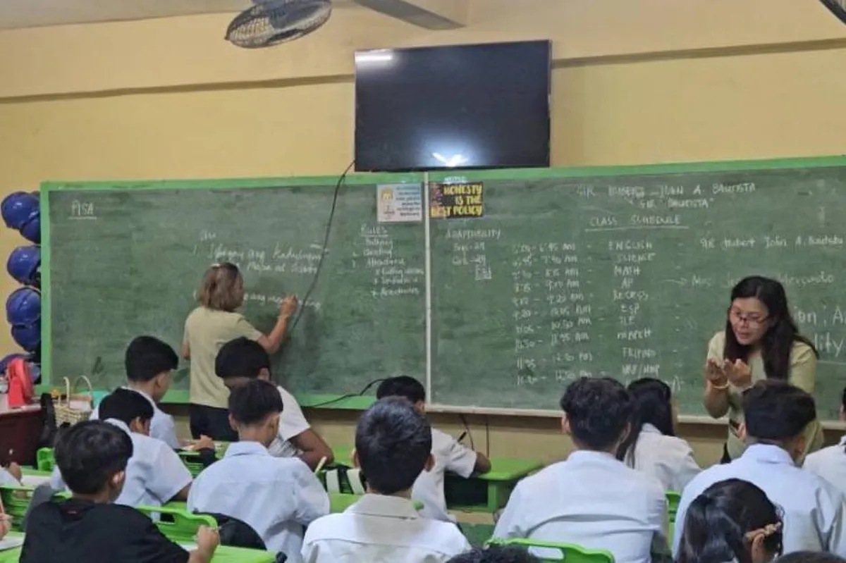 Parañaque school eyes single-shift classes in 3 years | ABS-CBN News