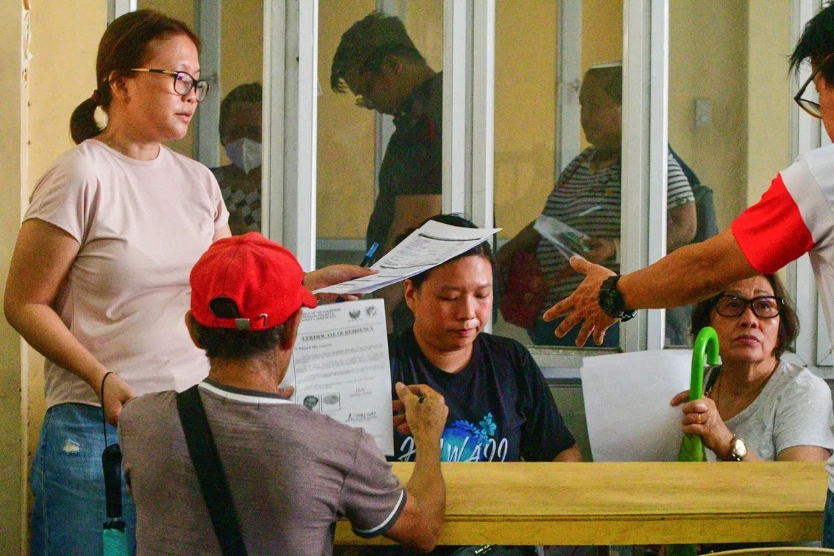 Comelec mulls possible voter registration extension in Julian-hit areas ... Comelec mulls possible voter registration extension in Julian-hit areas ...