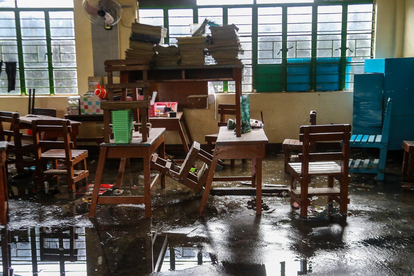 DepEd: 1,215 public schools to delay opening in habagat, Carina ...