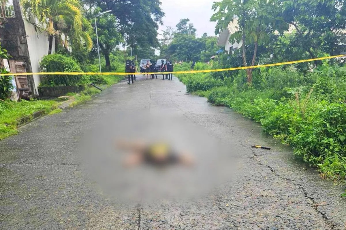Delivery rider pinagbabaril ng nakaalitang kapitbahay | ABS-CBN News Delivery rider pinagbabaril ng nakaalitang kapitbahay | ABS-CBN News