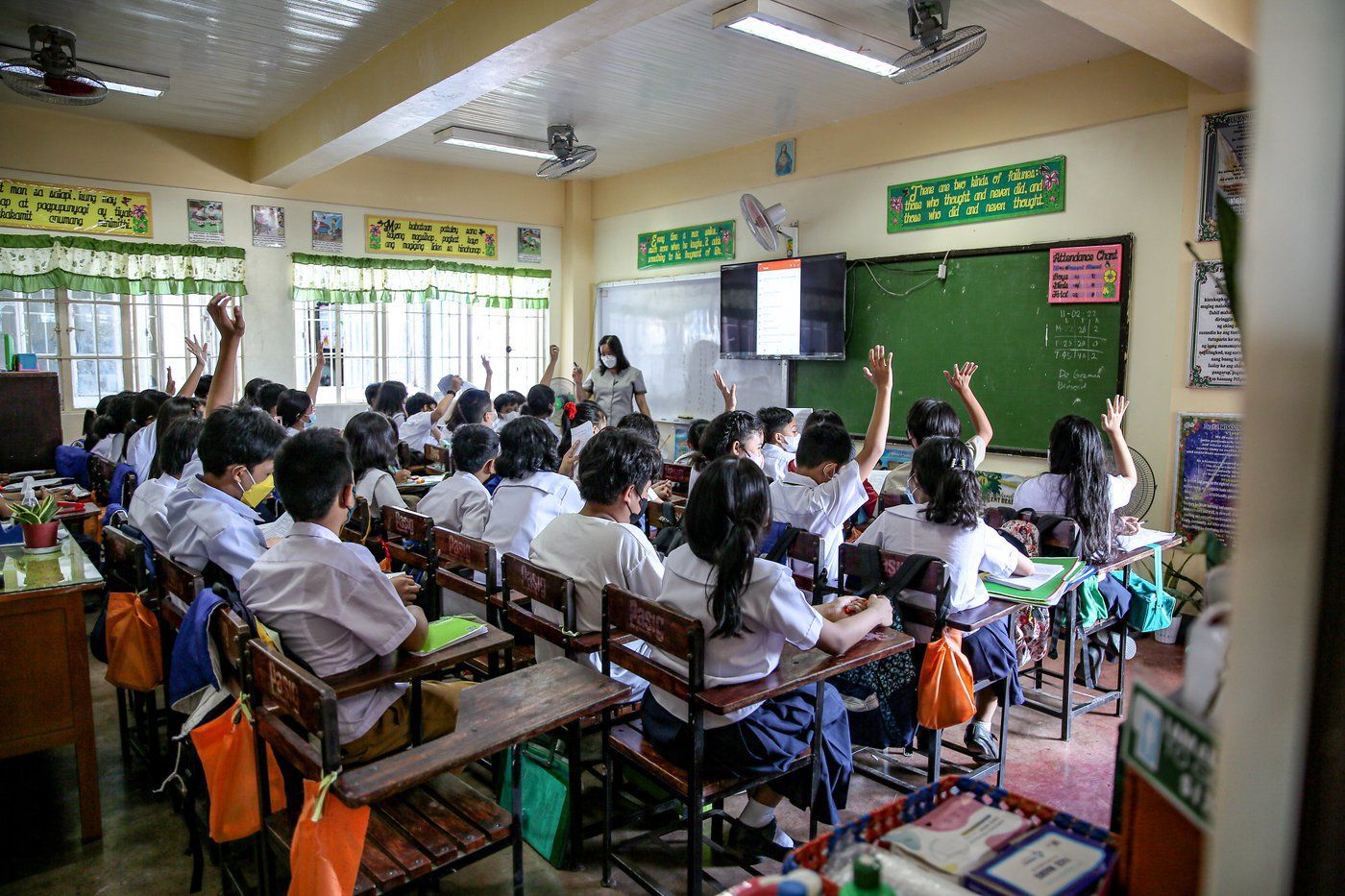Gov't eyes national learning camp if face-to-face classes remain suspended | ABS-CBN News
