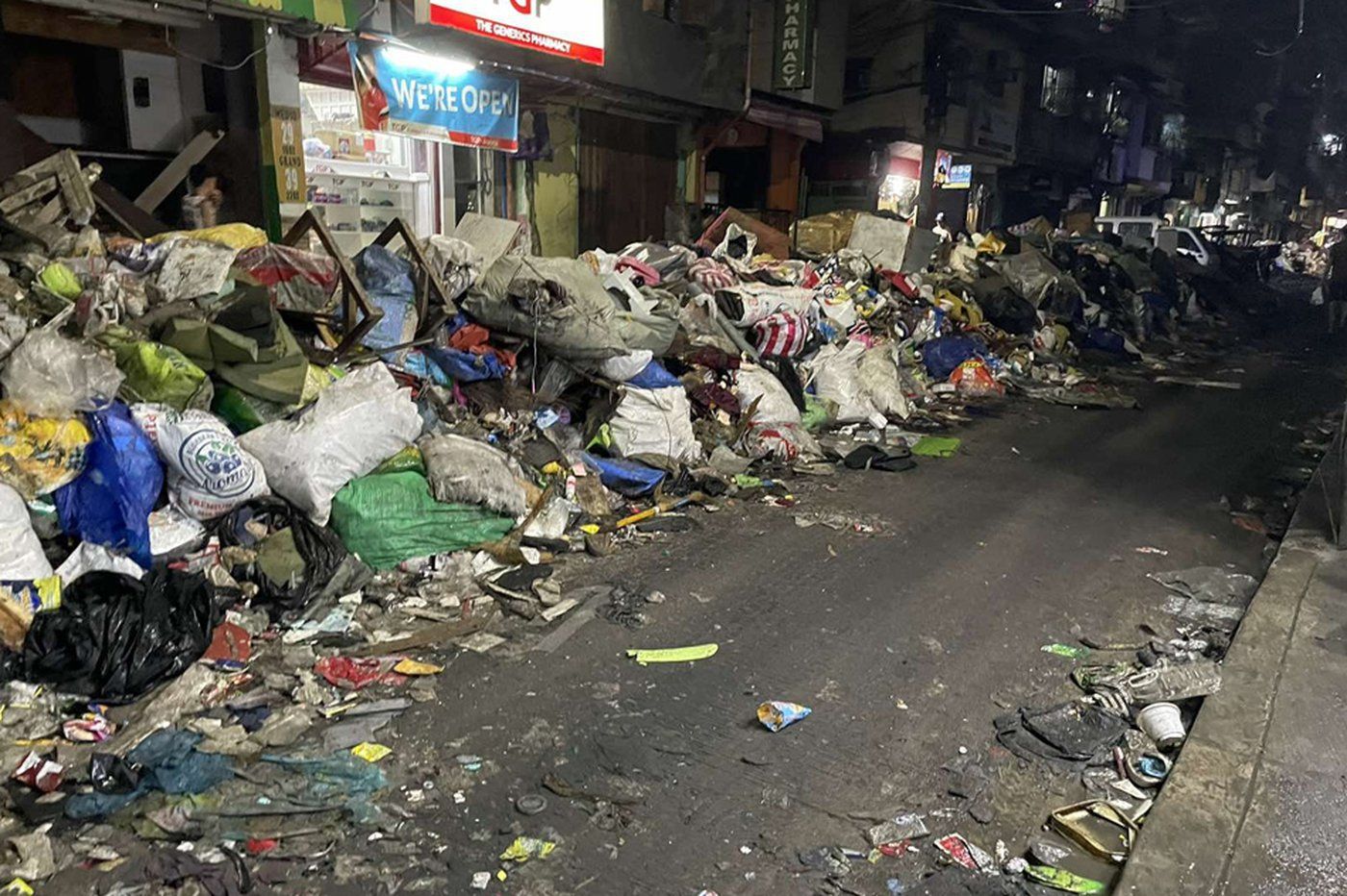Mountains of trash pile up in Brgy. Tatalon after flood | ABS-CBN News
