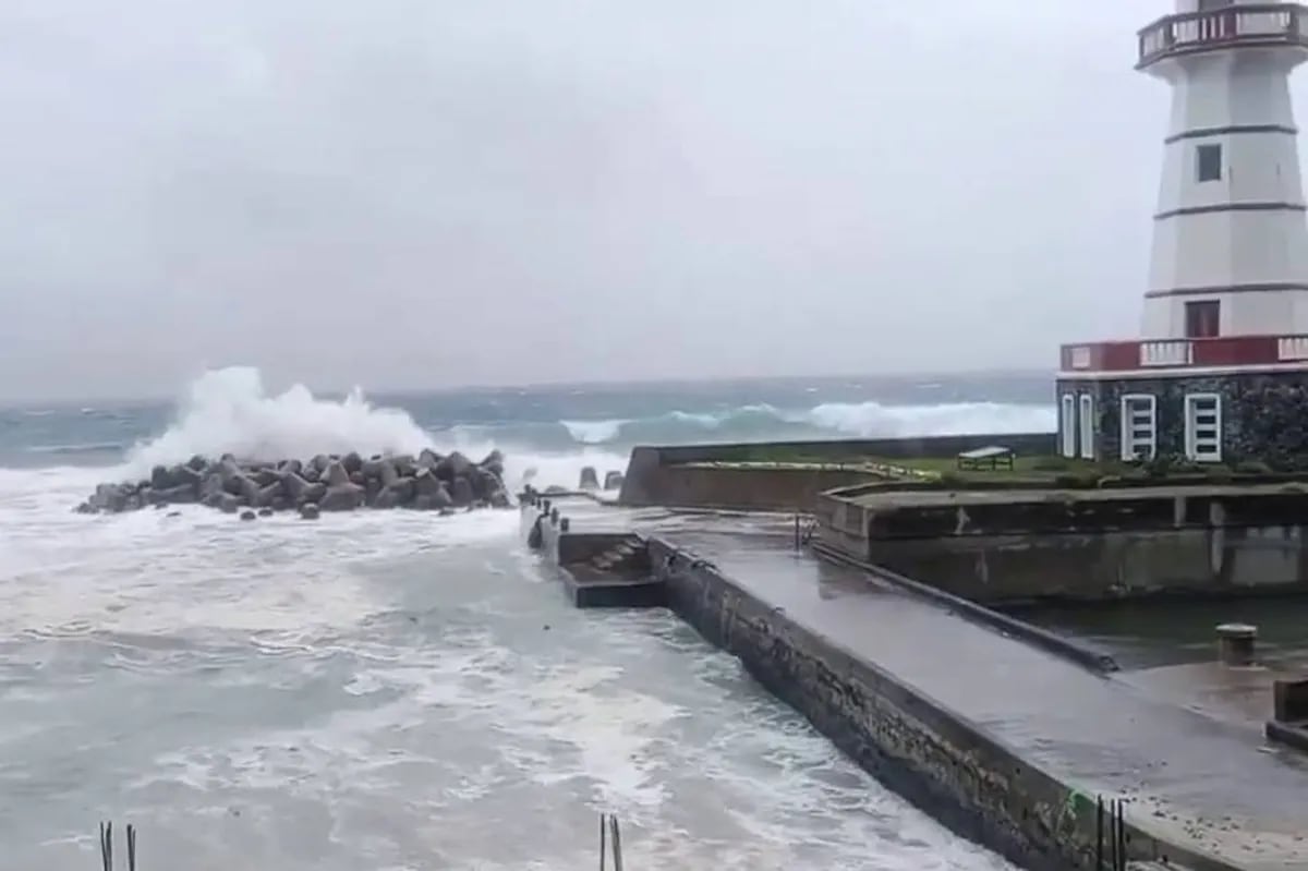 Bagsik ng bagyong Carina, ramdam sa Batanes | ABS-CBN News Bagsik ng bagyong Carina, ramdam sa Batanes | ABS-CBN News