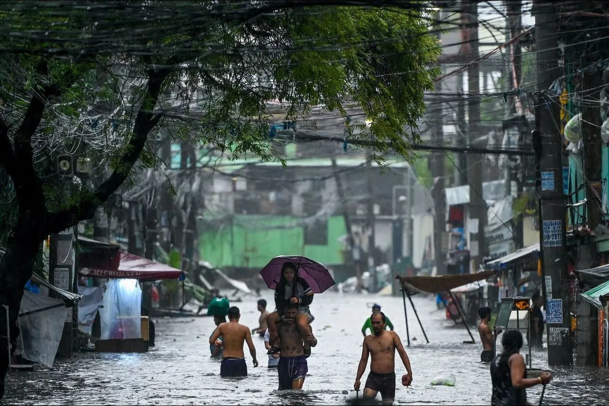 Metro Manila declares state of calamity due to Typhoon Carina | ABS-CBN ...