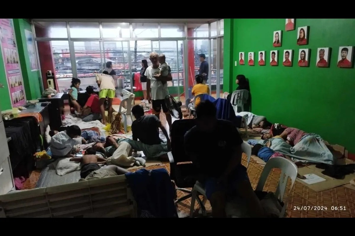 Habagat floods force hundreds of residents in Cavite to evacuate | ABS ...