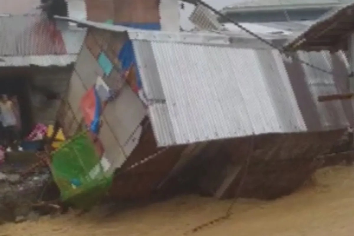 Panoorin: 2 bahay, inanod ng baha sa Zamboanga City | ABS-CBN News