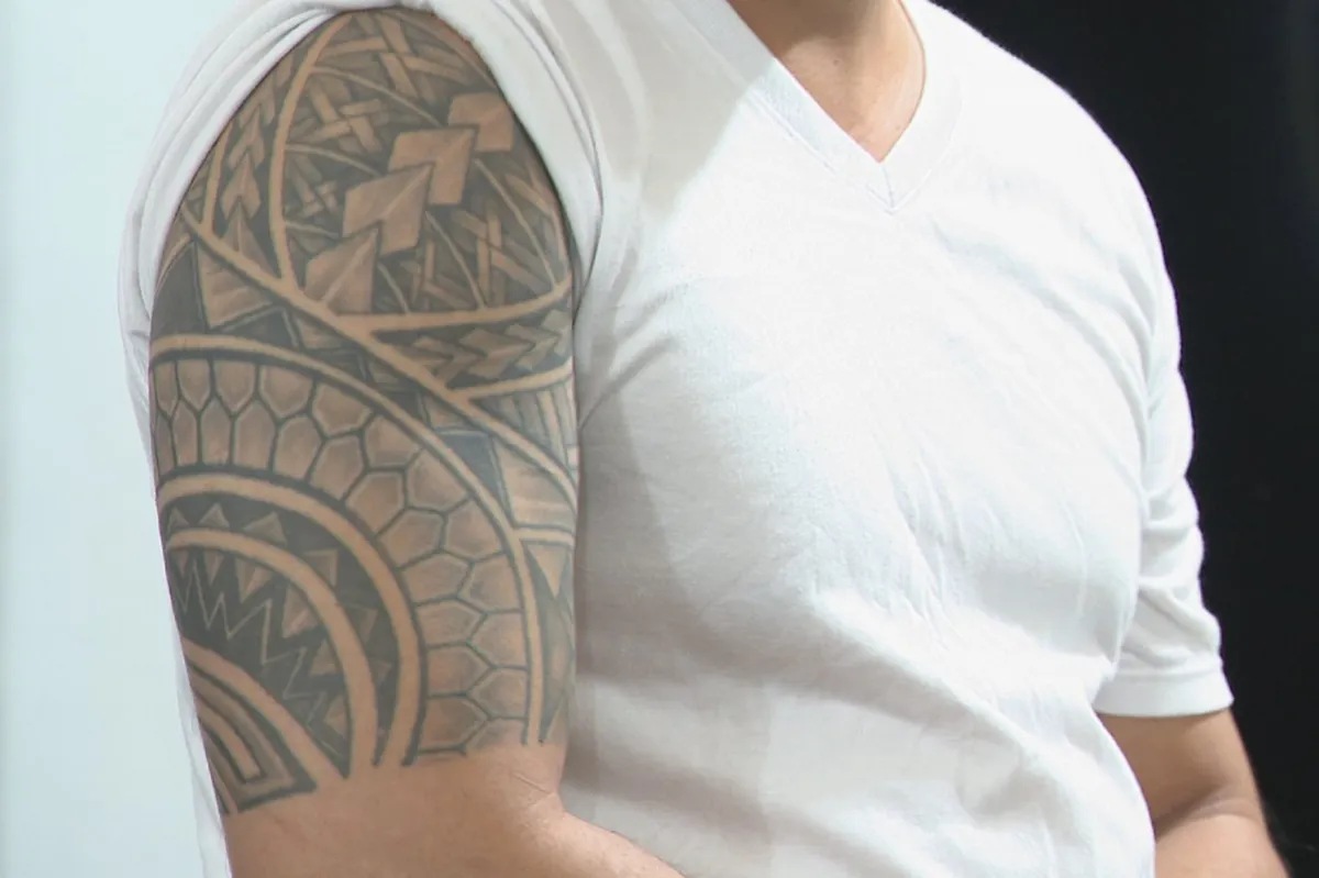 PNP maghihigpit sa tattoo sa mga tauhan nito | ABS-CBN News PNP maghihigpit sa tattoo sa mga tauhan nito | ABS-CBN News