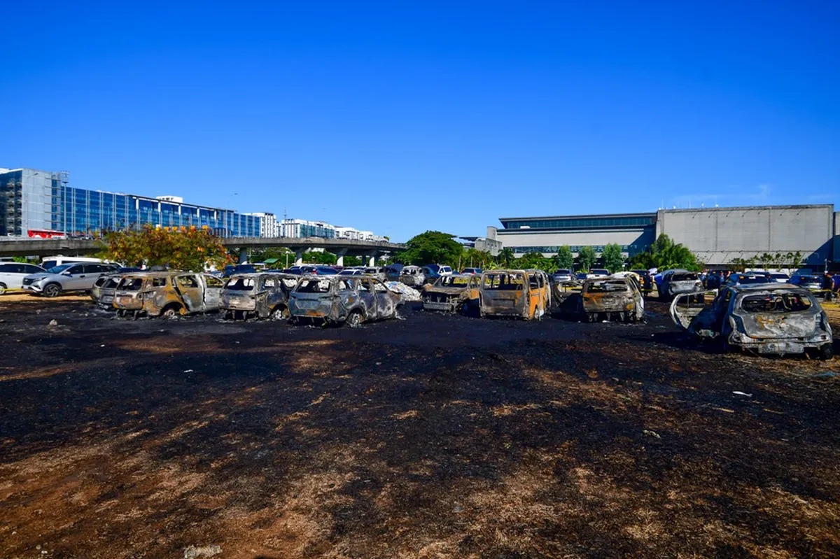 Fire razes 19 vehicles at NAIA parking | ABS-CBN News