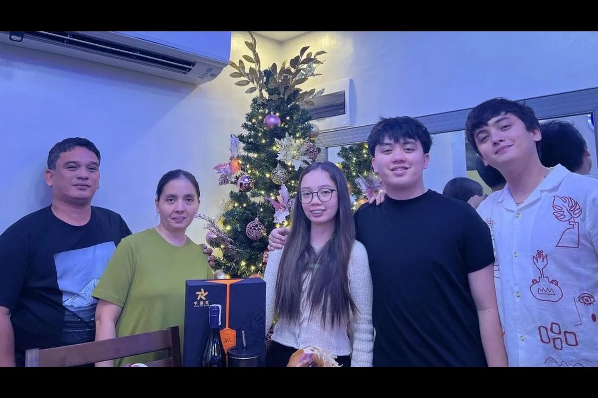 Seth Fedelin pays off foreclosed family home and gifts it to his ...