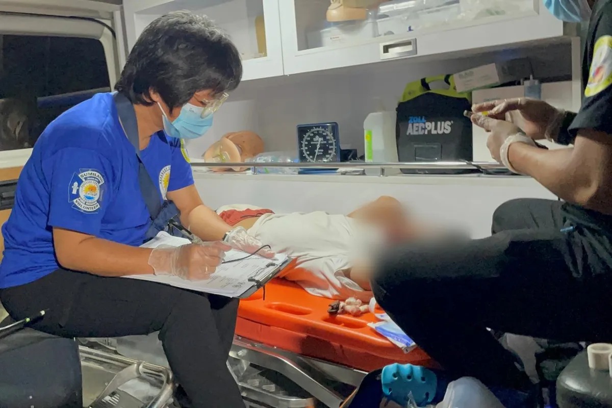 Umano'y lasing na siklista, sugatan matapos sumabit sa delivery truck ...