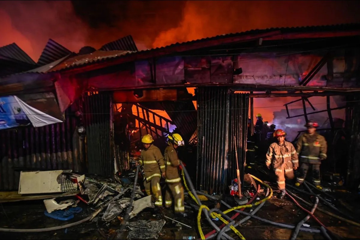 Fire hits commercial center, school in Paco, Manila | ABS-CBN News