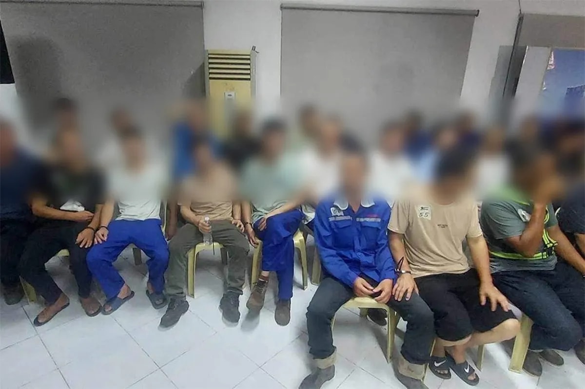 79 Chinese nationals arrested in Bulacan raid | ABS-CBN News 79 Chinese nationals arrested in Bulacan raid | ABS-CBN News