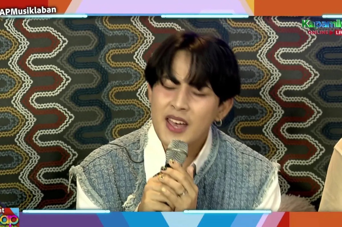 WATCH: Maki sings acoustic version of 'Dilaw' | ABS-CBN Entertainment