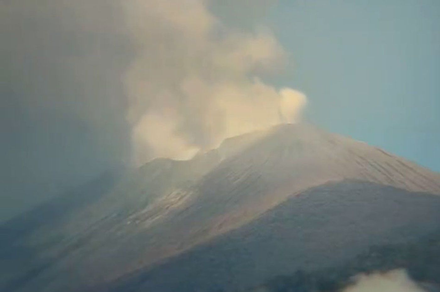 ‘First time since 1902’: Phivolcs warns of possible magmatic eruption in Mt. Kanlaon | ABS-CBN News