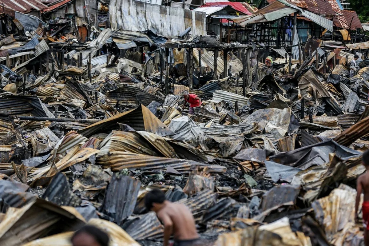 PHOTO: Bacoor fire displaces hundreds of families | ABS-CBN News