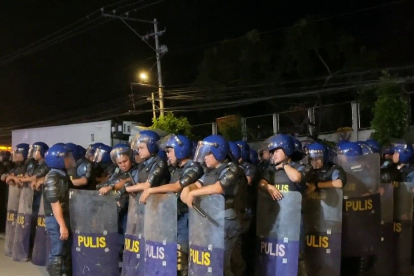 Muling pagsilbi ng arrest warrant kay Quiboloy nauwi sa tensyon | ABS-CBN News