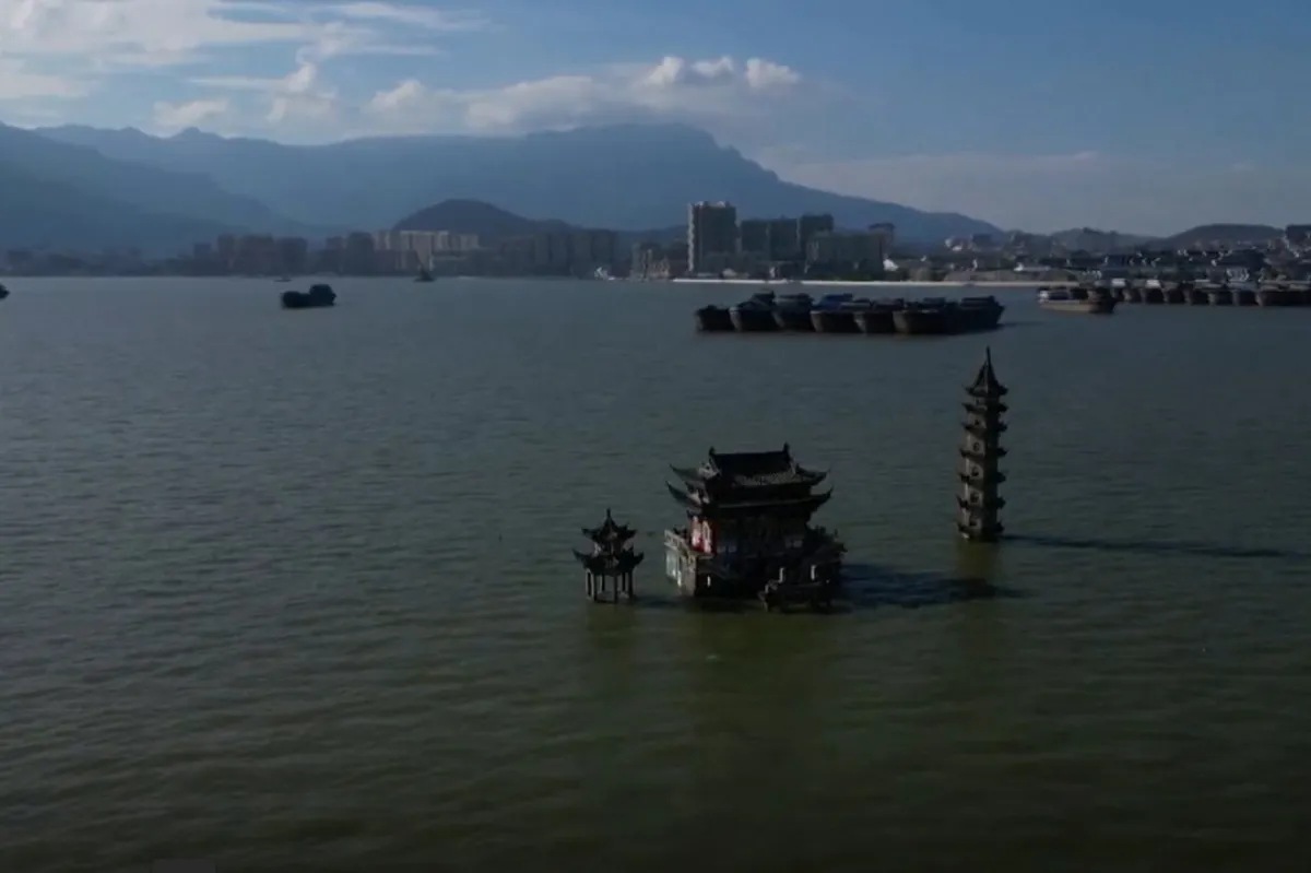 Drone footage shows China's largest freshwater lake swelling | ABS-CBN News