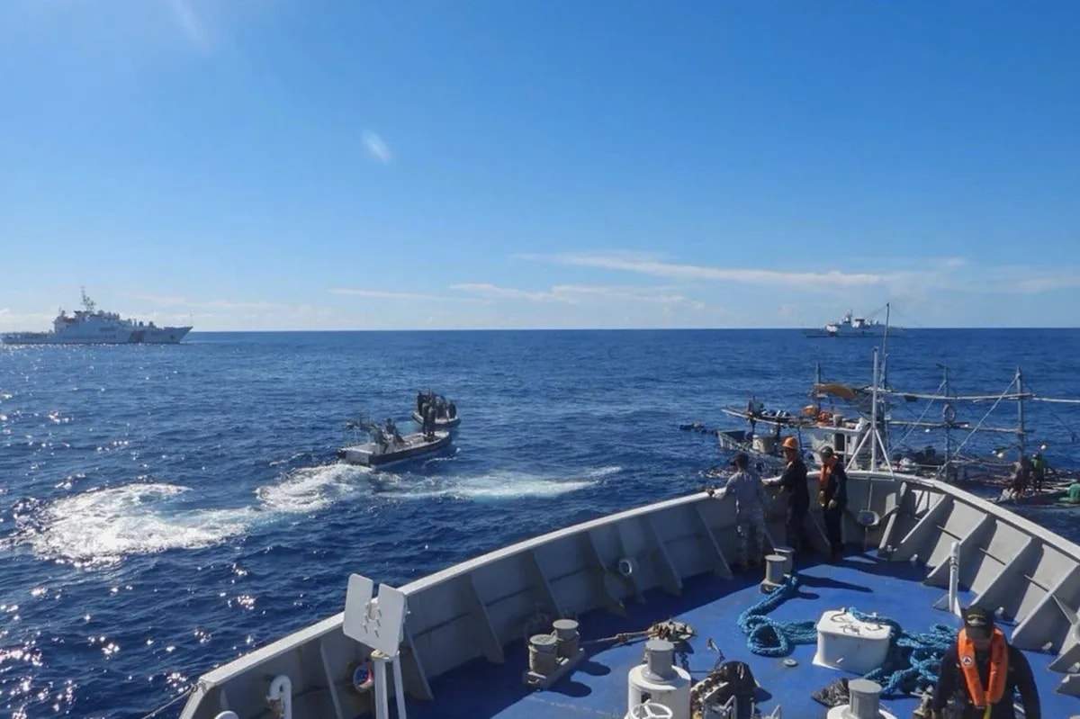 PCG rescues fishermen following engine explosion in Bajo de Masinloc ...