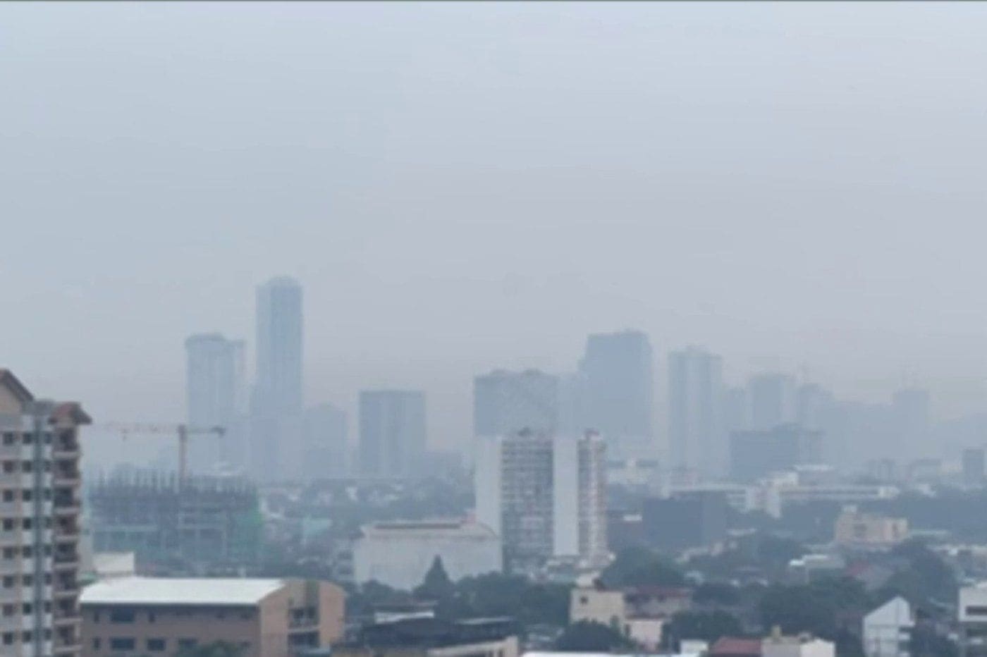 Polusyon nakitang dahilan ng mausok na kalangitan sa Metro Manila | ABS ...
