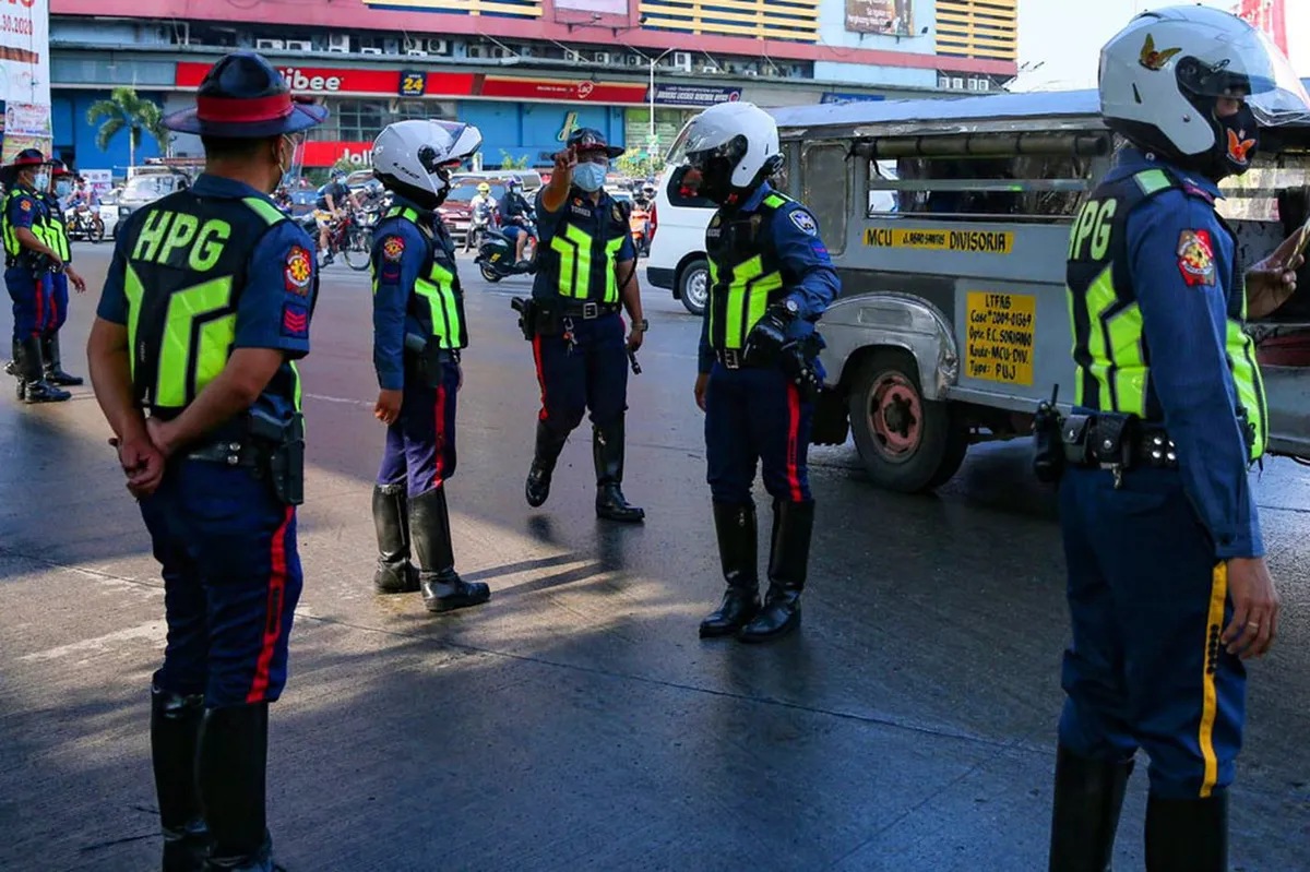 PNP-HPG targets illegal use of blinkers, flashing devices | ABS-CBN News