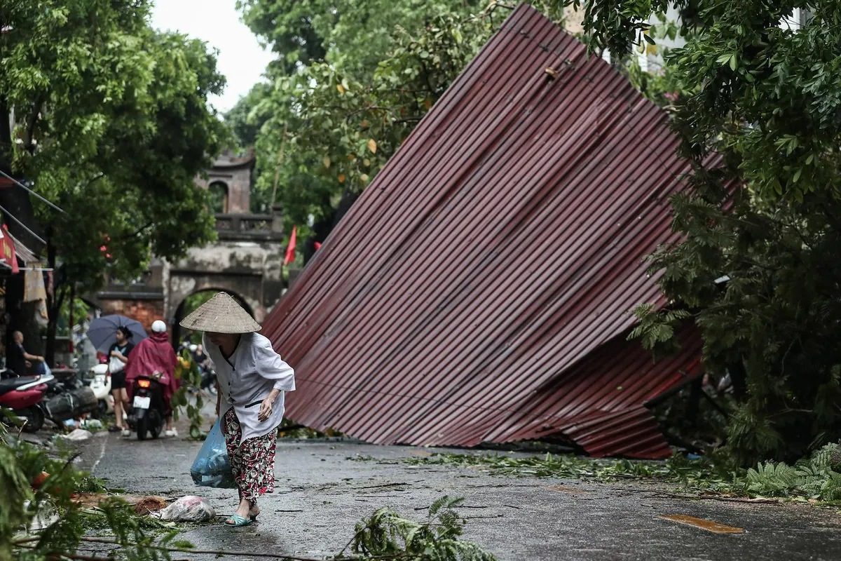 PHOTO: Super Typhoon Yagi leaves a trail of destruction in Hanoi | ABS ...