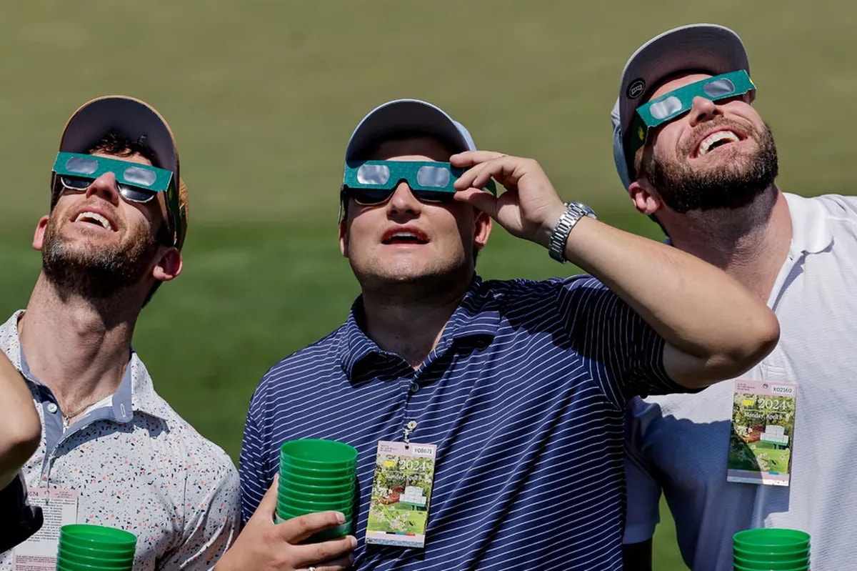 Golf: Eclipse can't stop Masters stars from shining in practice | ABS ...