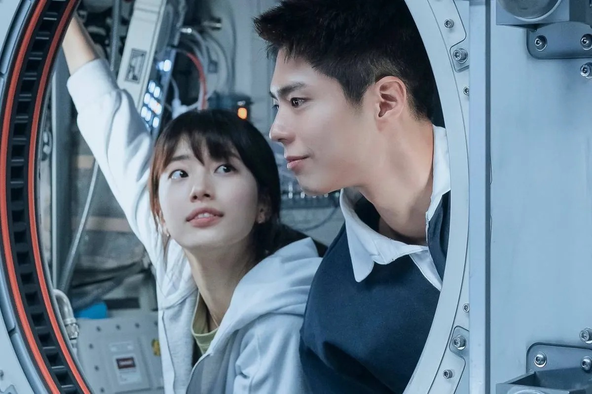 WATCH: Suzy, Park Bo-gum play lovers reunited by AI in 'Wonderland ...