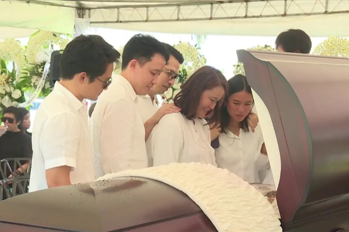 Mother Lily binigyang pugay sa huling gabi ng lamay | ABS-CBN Entertainment