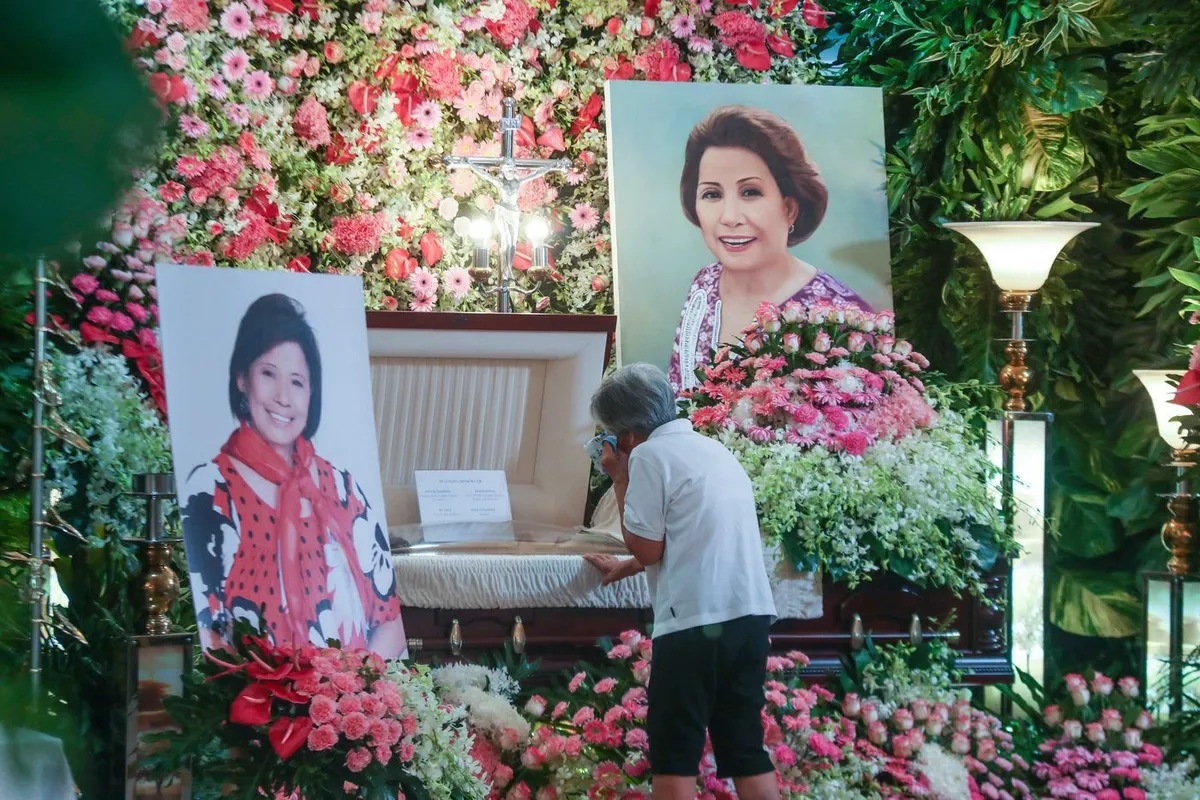 Mga artista nakiramay sa mga naulila ni Lily Monteverde | ABS-CBN ...