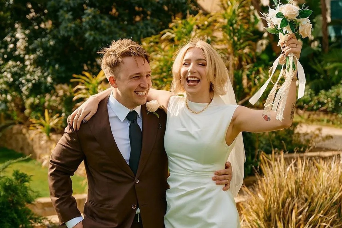 Smosh’s Courtney Miller, Shayne Topp announce marriage on April Fools’ Day | ABS-CBN Entertainment