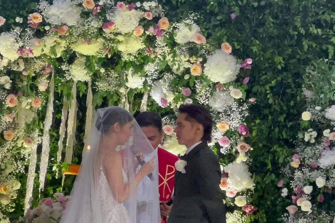 Carlo Aquino, Charlie Dizon ikinasal na | ABS-CBN Entertainment