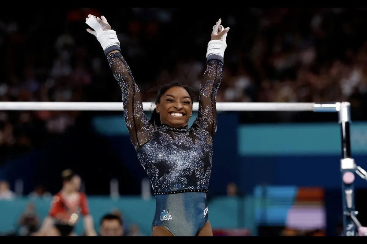 Olympian Simone Biles Wears 47,000 Swarovski Crystals On Her Leotard ...