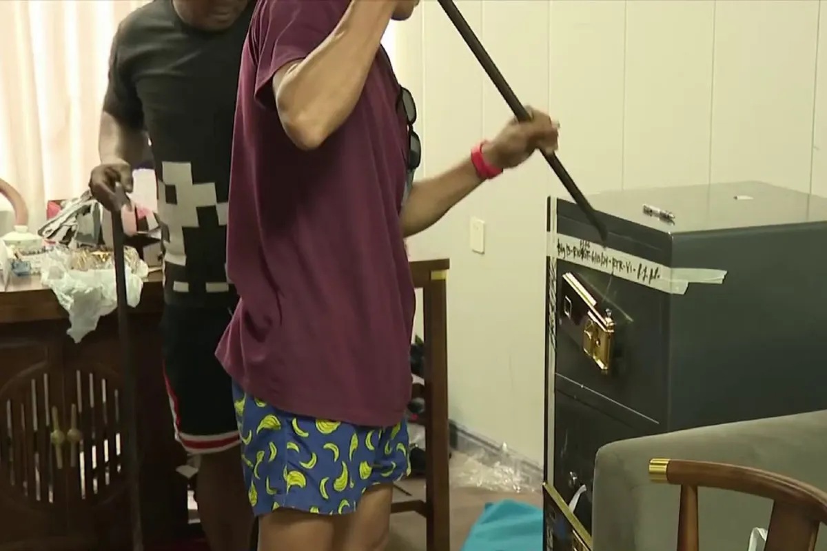 Mga vault ng Lucky South 99 isa-isa nang binuksan | ABS-CBN News