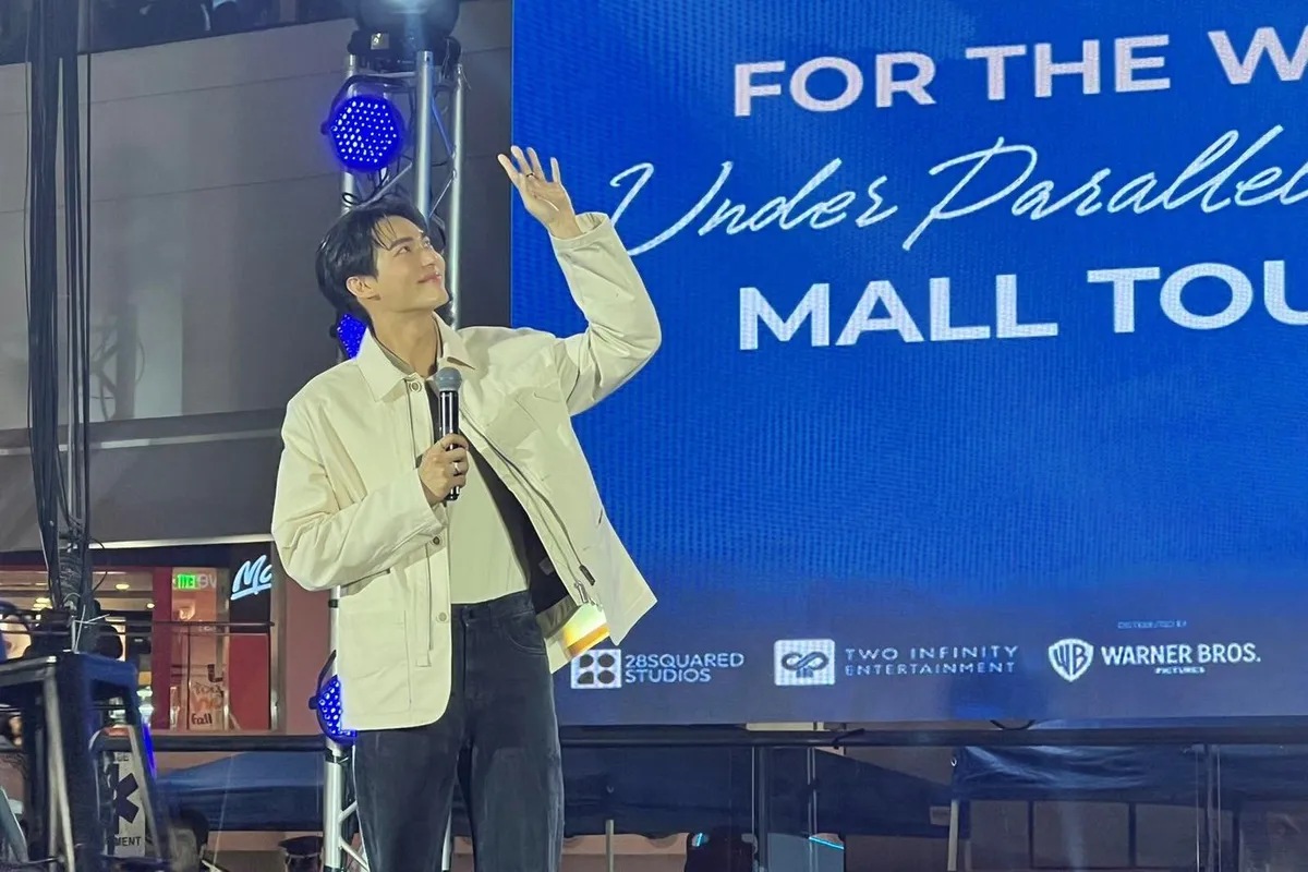 Win Metawin brings smiles, love to Pinoy fans in mall tour | ABS-CBN ...