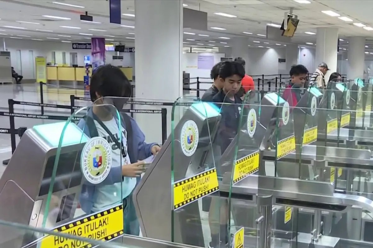 Arrival stickers 'di na ibibigay sa ilang airport | ABS-CBN News