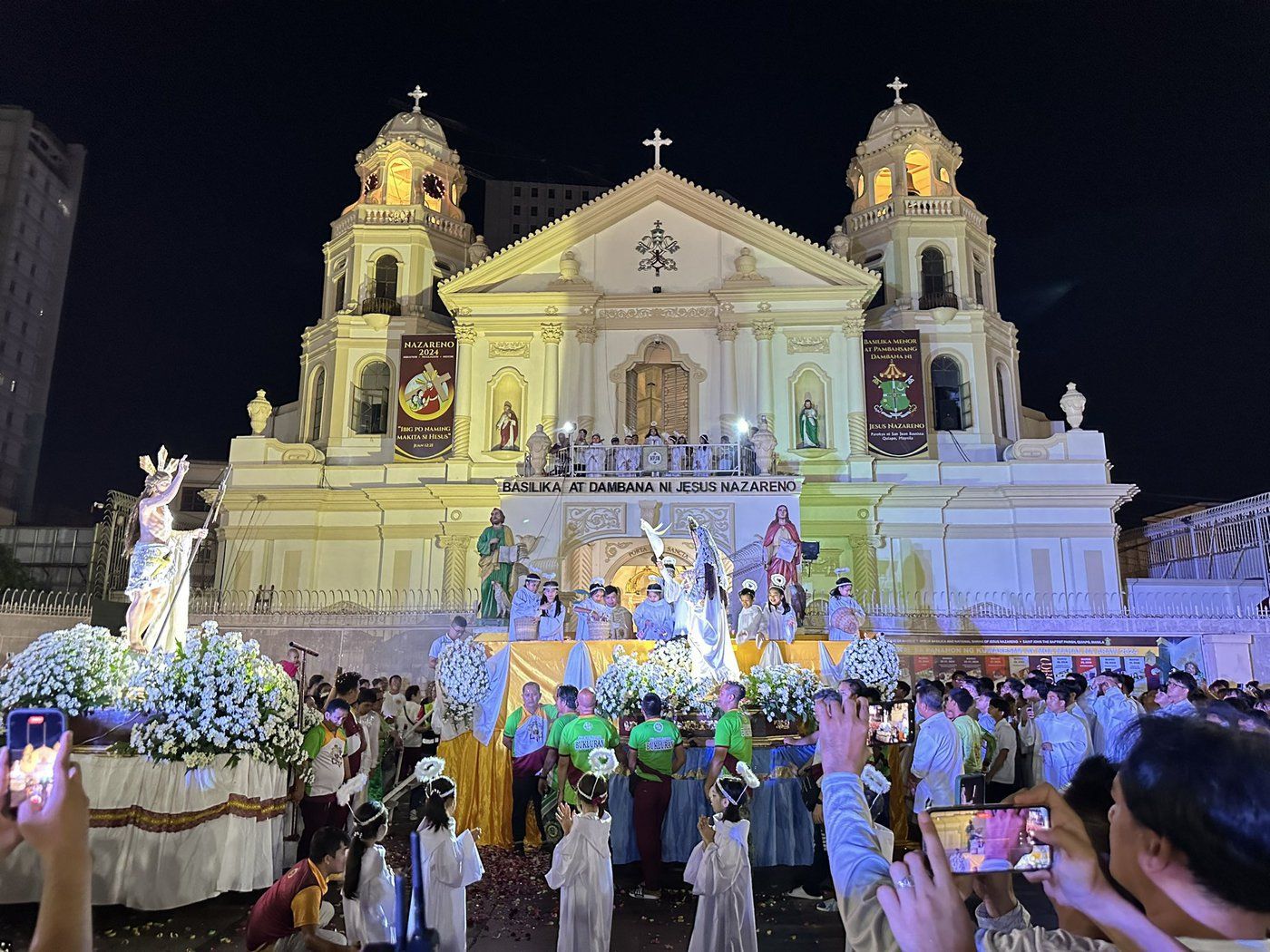 Mga mananampalataya nakiisa sa Easter 'Salubong' sa Quiapo Church | ABS ...