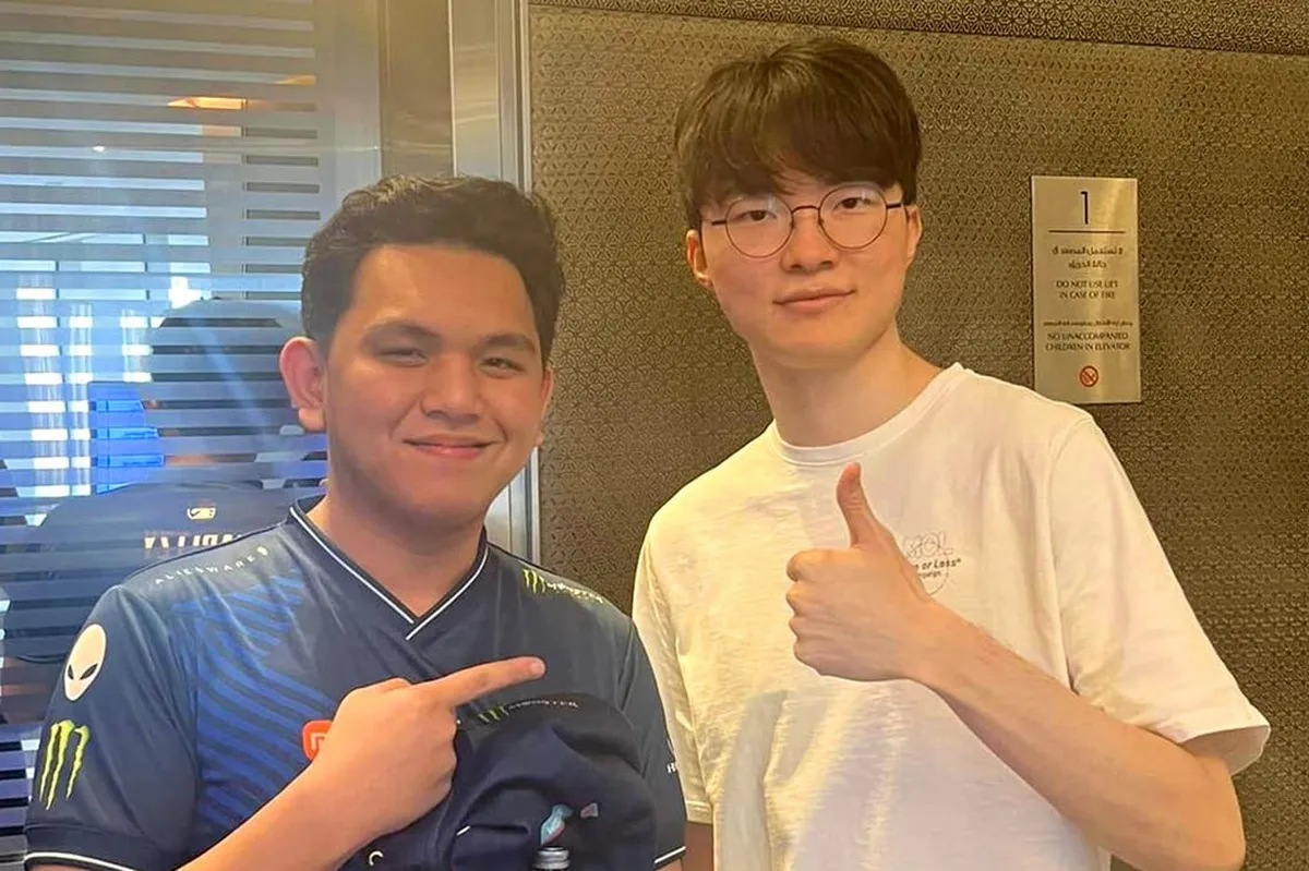 LOOK: Esports legends KarlTzy, Faker in one photo | ABS-CBN Sports