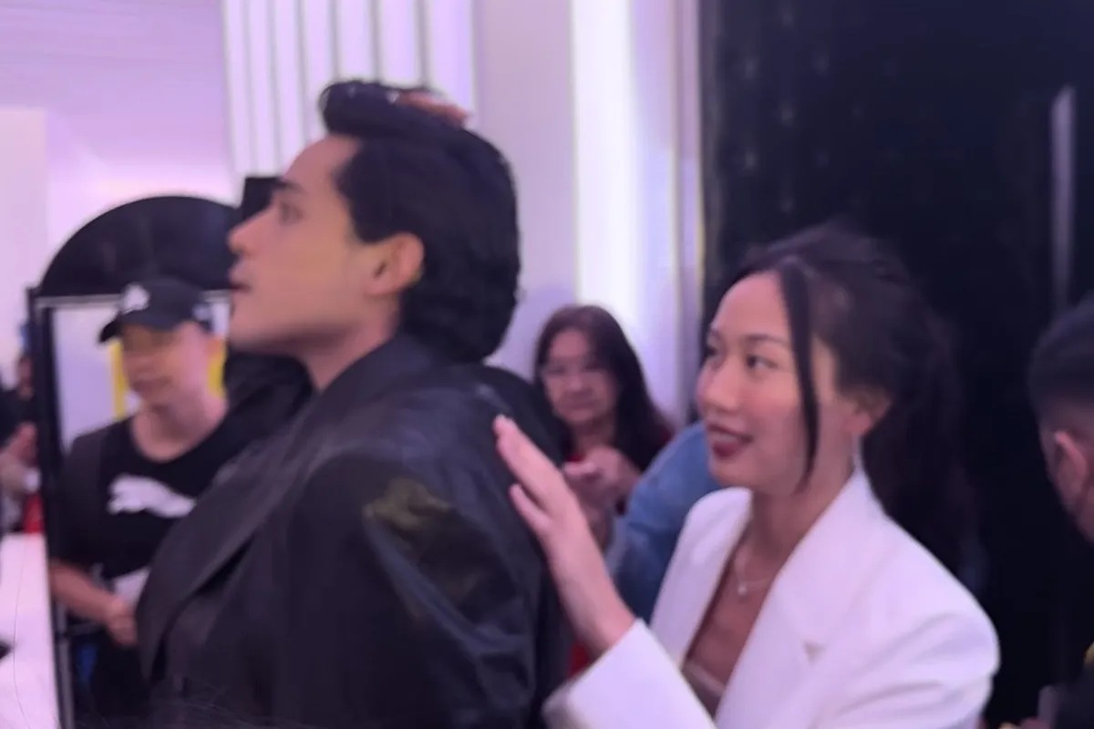 Xian Lim, Iris Lee make red carpet debut at premiere of ‘Kuman Thong’ | ABS-CBN Entertainment