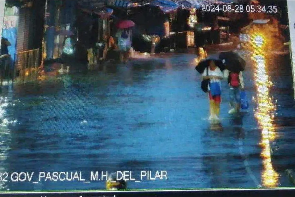 Ilang lugar sa Malabon, binaha sa magdamag | ABS-CBN News Ilang lugar sa Malabon, binaha sa magdamag | ABS-CBN News