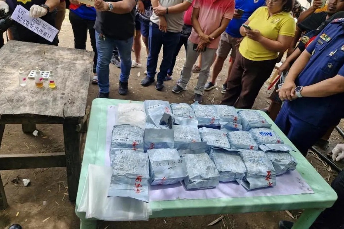 18 pakete ng hinihinalang shabu natagpuan sa dagat sa Ilocos Sur | ABS-CBN News