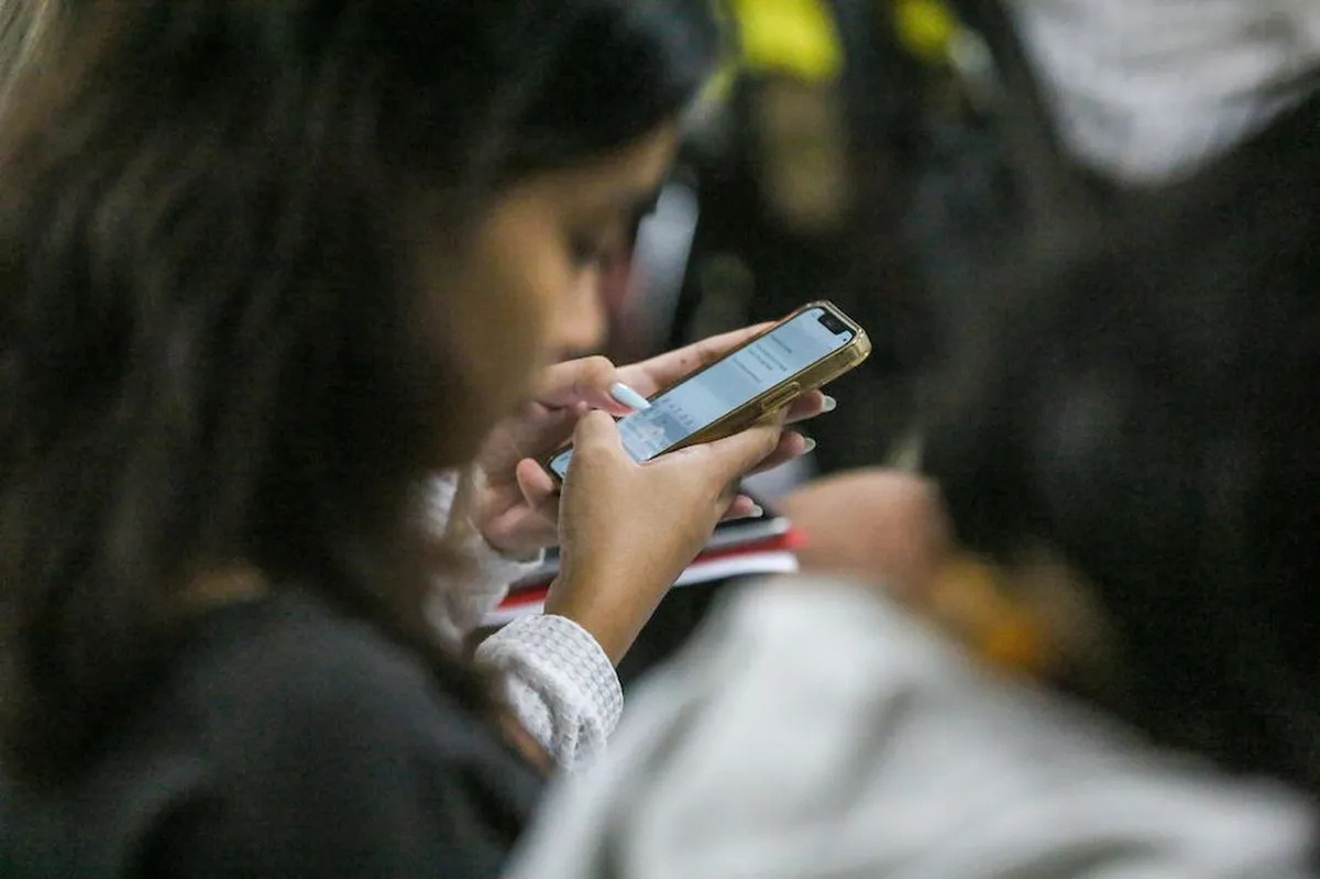 Facebook, other traditional socmed platforms wane as news sources in PH ...