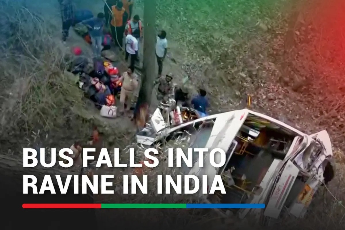 Bus falls into gorge in India, at least 15 killed | ABS-CBN News