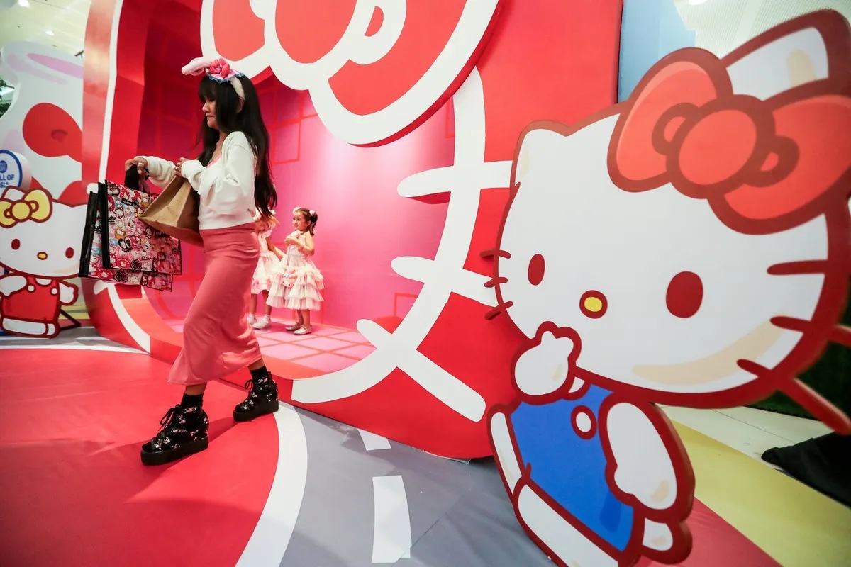 IN PHOTOS: Fans young and old mark 50 years of Hello Kitty | ABS-CBN ...