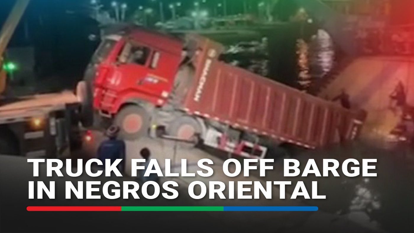 Truck falls off barge in Negros Oriental | ABS-CBN News