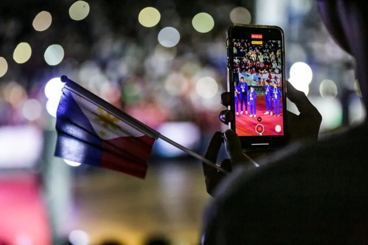 'In the history': Bakit inabangan ng Pinoy fans ang homecoming parade ...