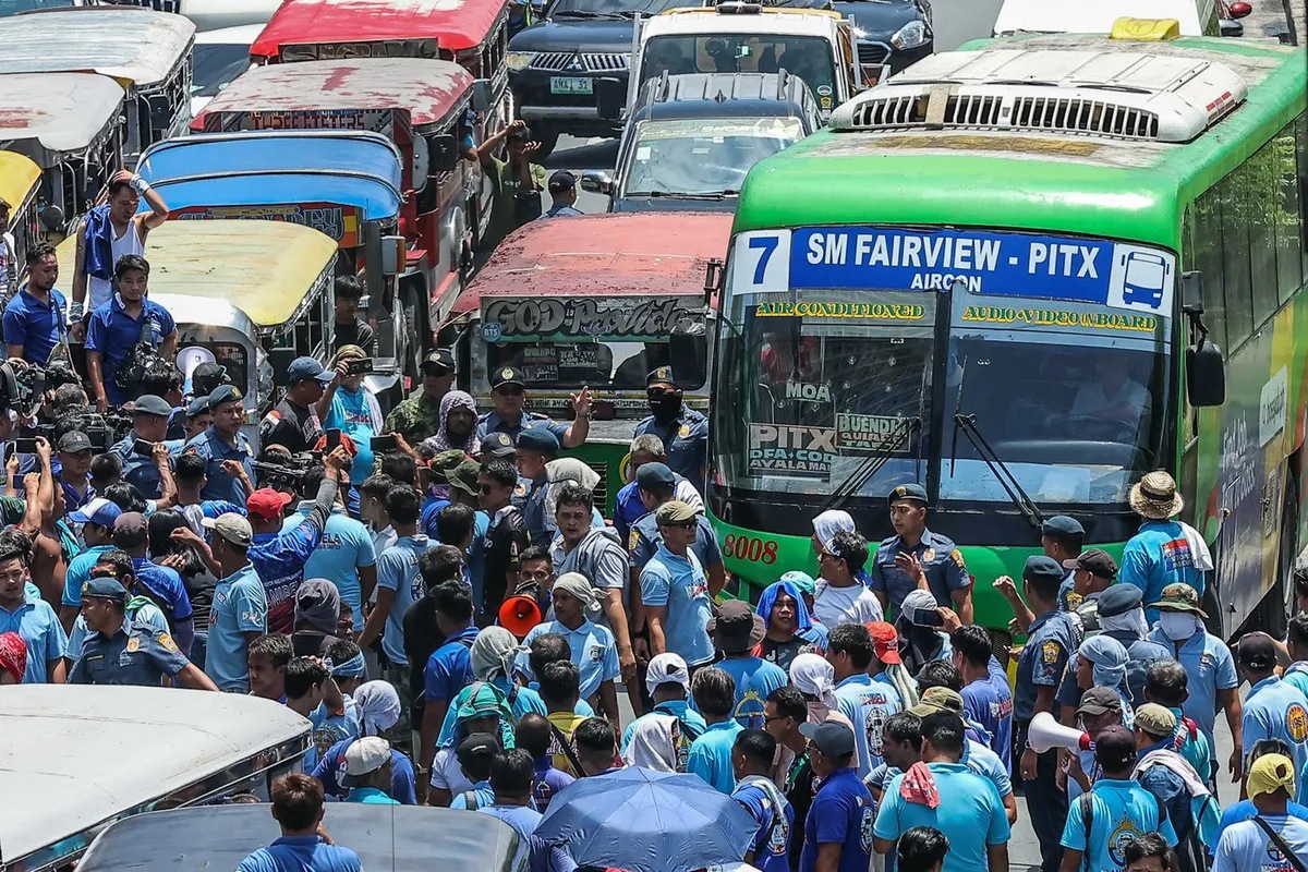 PHOTO: PISTON, Manibela begin 3-day transport strike | ABS-CBN News